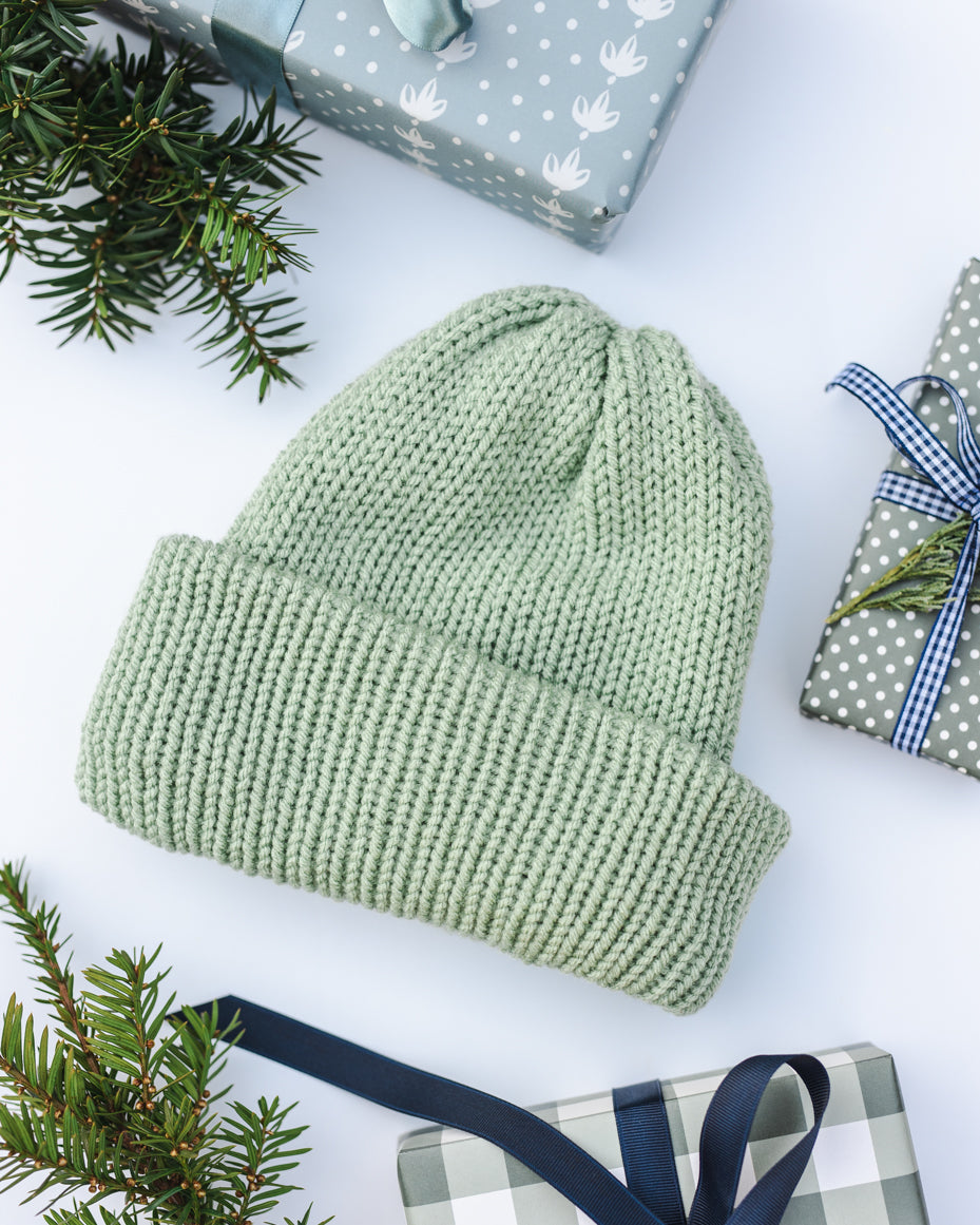 Evergreen Mist Hat – 31 Stitches